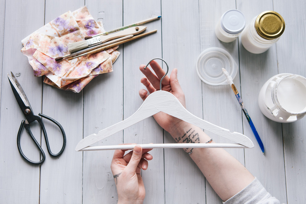 DIY: Как сделать декупаж вешалки своими руками | Flatica