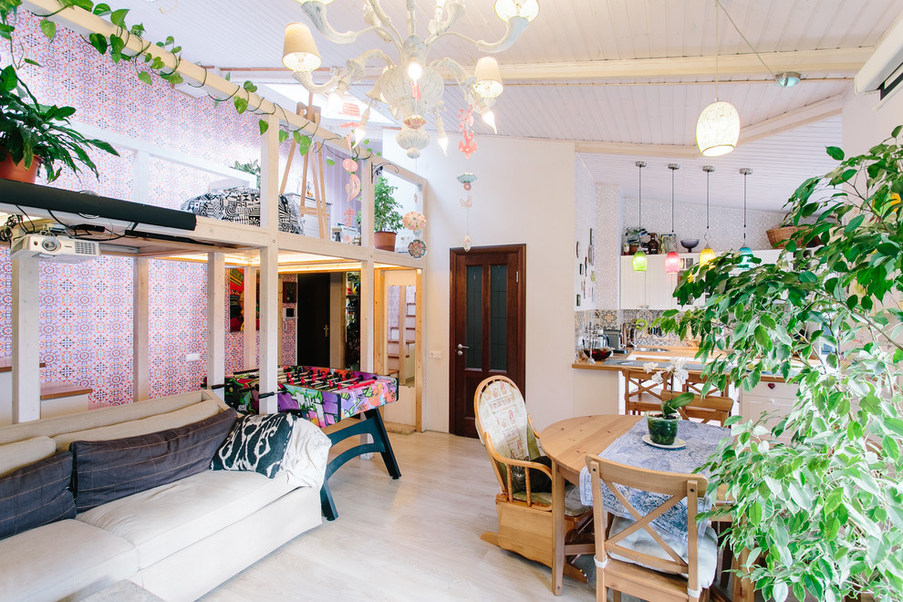 В гостях: Мансарда со стихийным ремонтом | Flatica